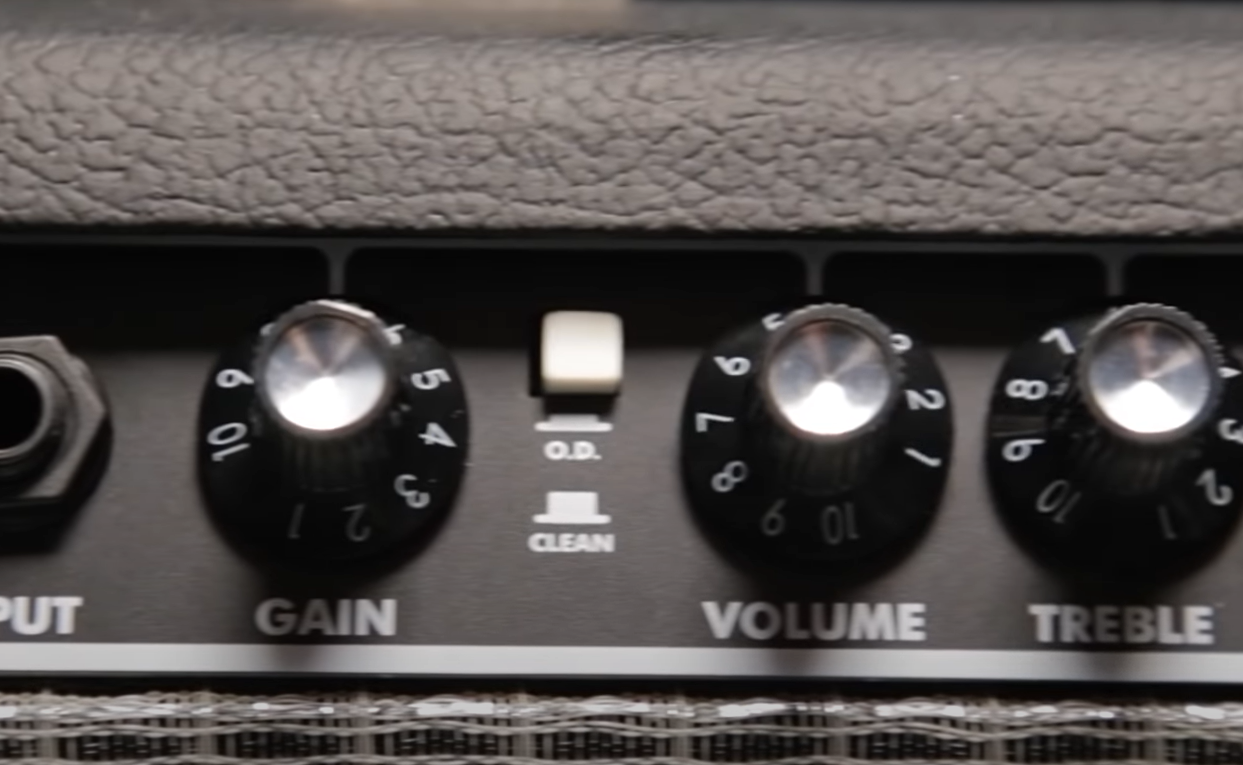 Fender Frontman 10G Review in July 2024 - MetalMusicGuide 3